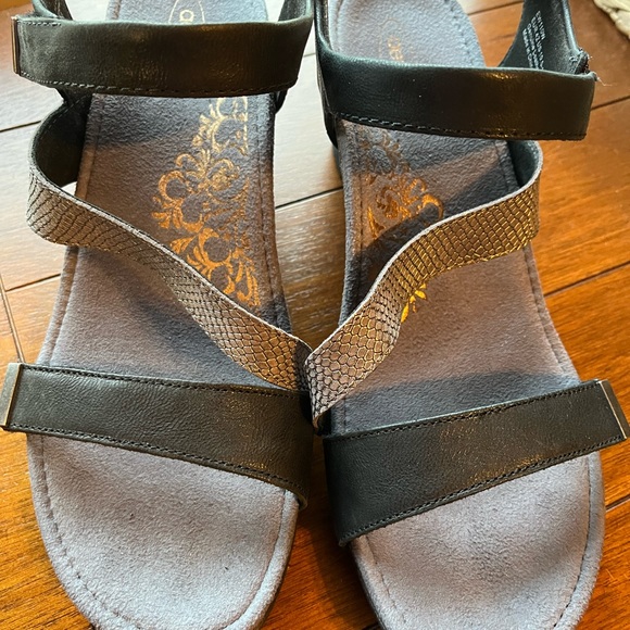 Aetrex | Shoes | Aetrex Brynn Sandal | Poshmark